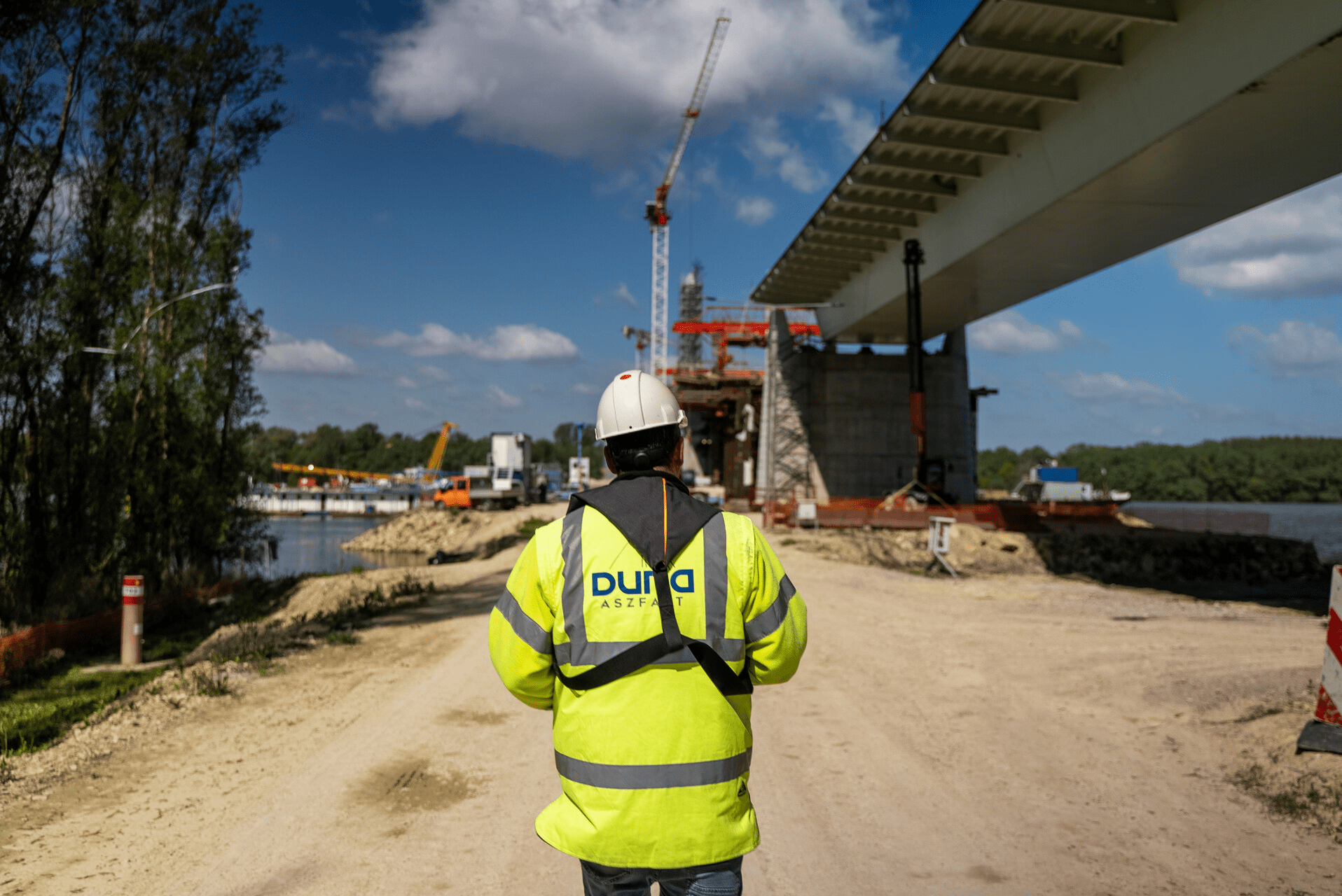 Duna Technológia Kft. - Duna Group cégcsoport weboldala